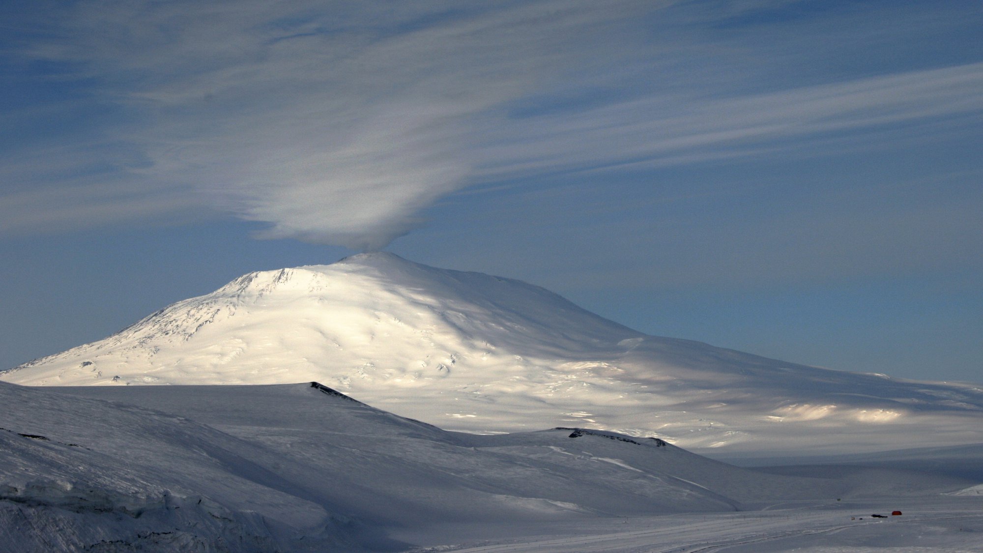 Undergraduate Discovers 91 Volcanoes Hiding Under Antarctica's Ice ...
