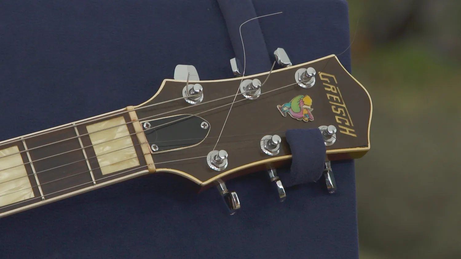1955 Gretsch Duo-Jet Electric Guitar & Case | Antiques Roadshow | PBS