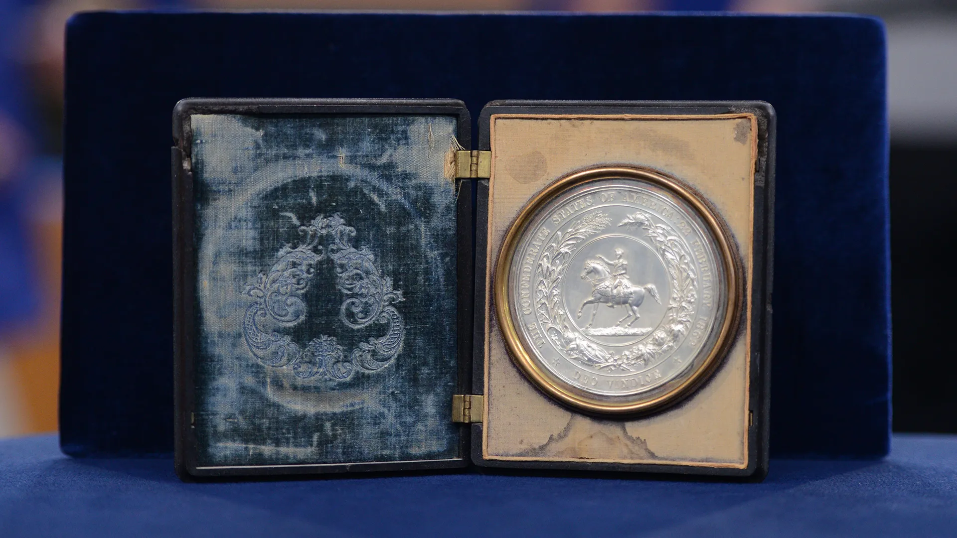 Campaign & Valor Medals, ca. 1910 | Antiques Roadshow | PBS