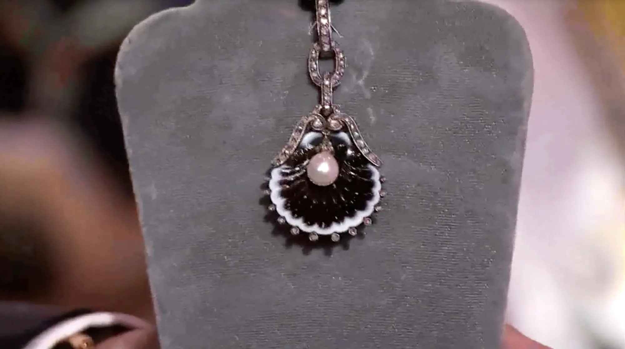 Giulio Nardi Jeweled Gold Moretto, ca. 1960 | Antiques Roadshow | PBS