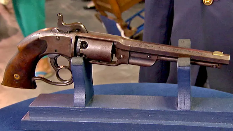 William Perry Portrait & Pistols, ca. 1790 | Antiques Roadshow | PBS