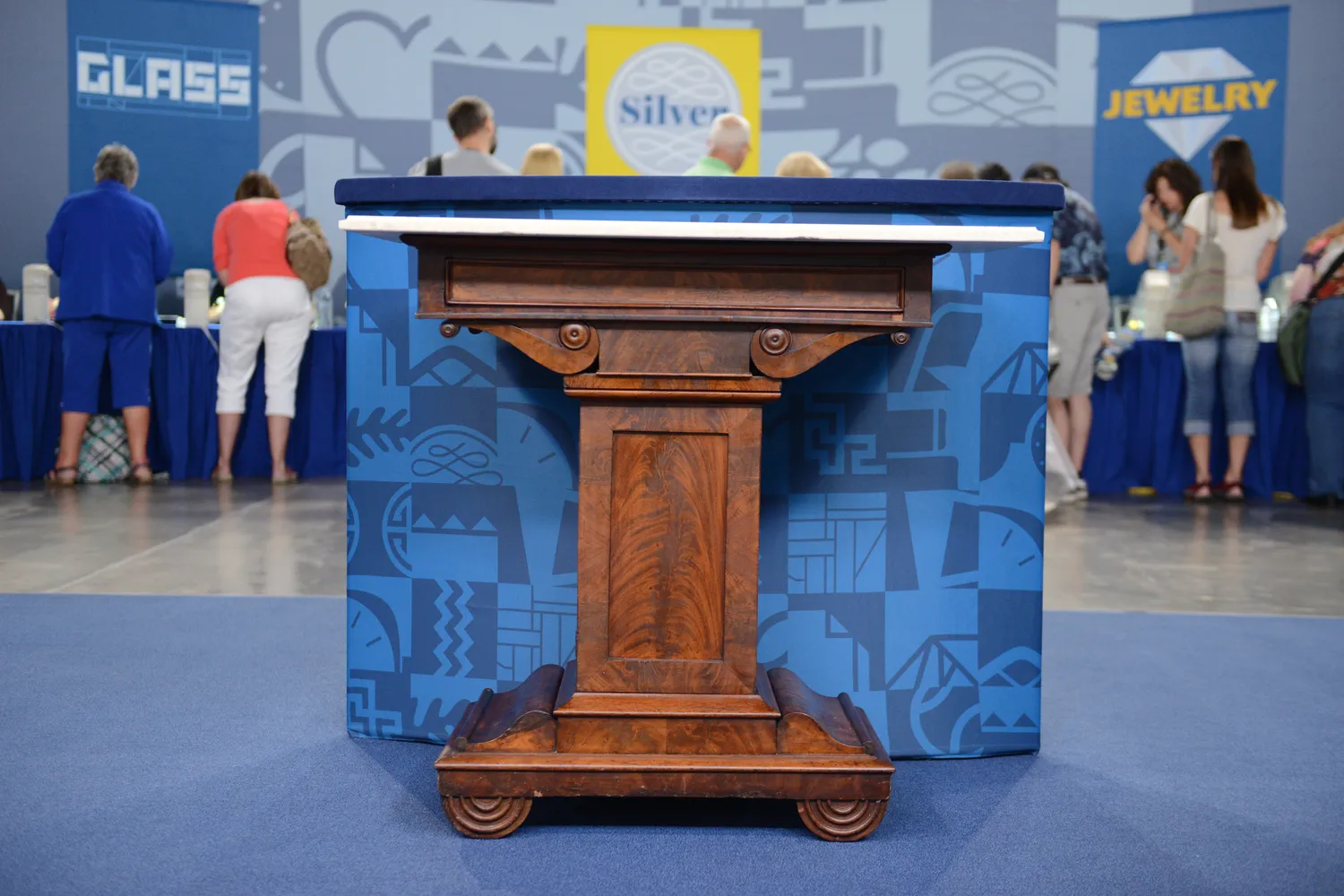 Classical Boston Mixing Table, ca. 1820 | Antiques Roadshow | PBS