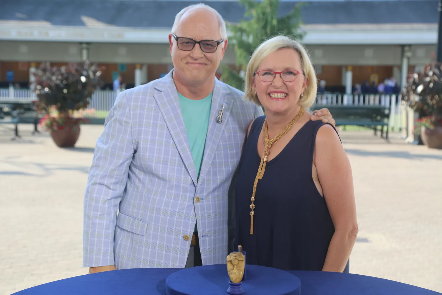 Confederate Prisoner-carved Pipe | Antiques Roadshow | PBS