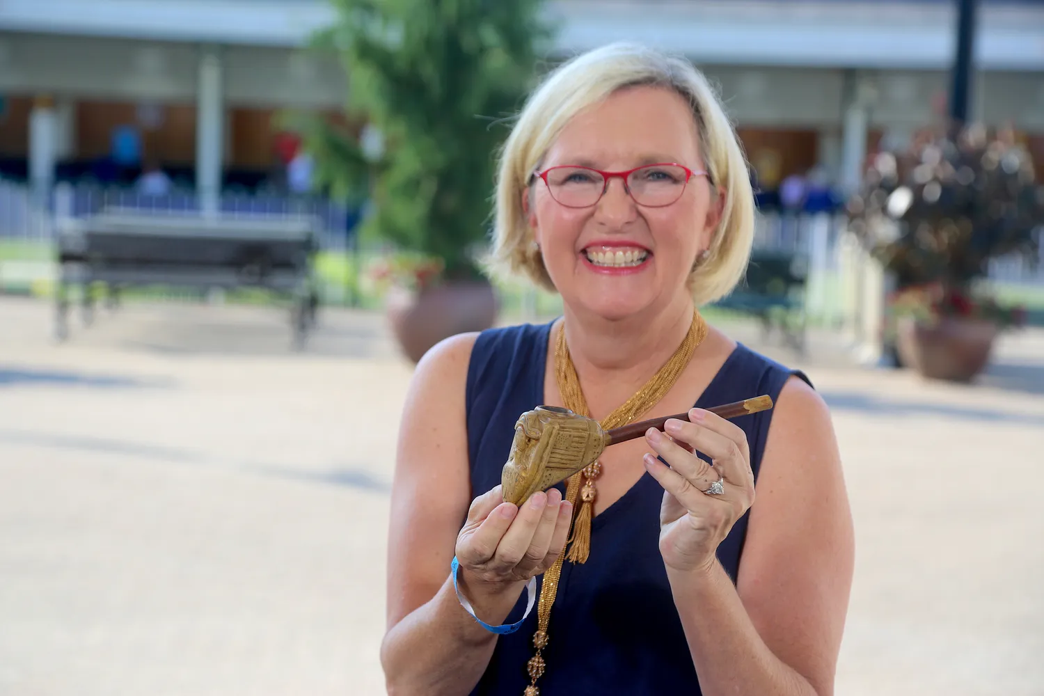 Confederate Prisoner-carved Pipe | Antiques Roadshow | PBS