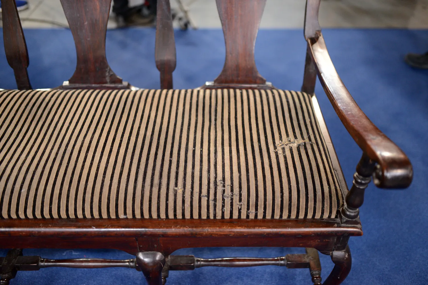 Dutch Colonial Chair-back Settee, ca. 1765 | Antiques Roadshow | PBS