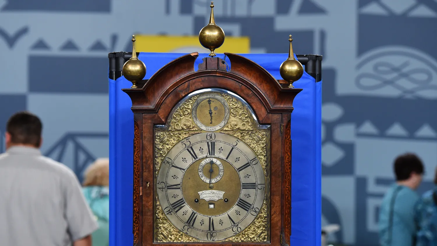 English Wall Clock, ca. 1740 | Antiques Roadshow | PBS
