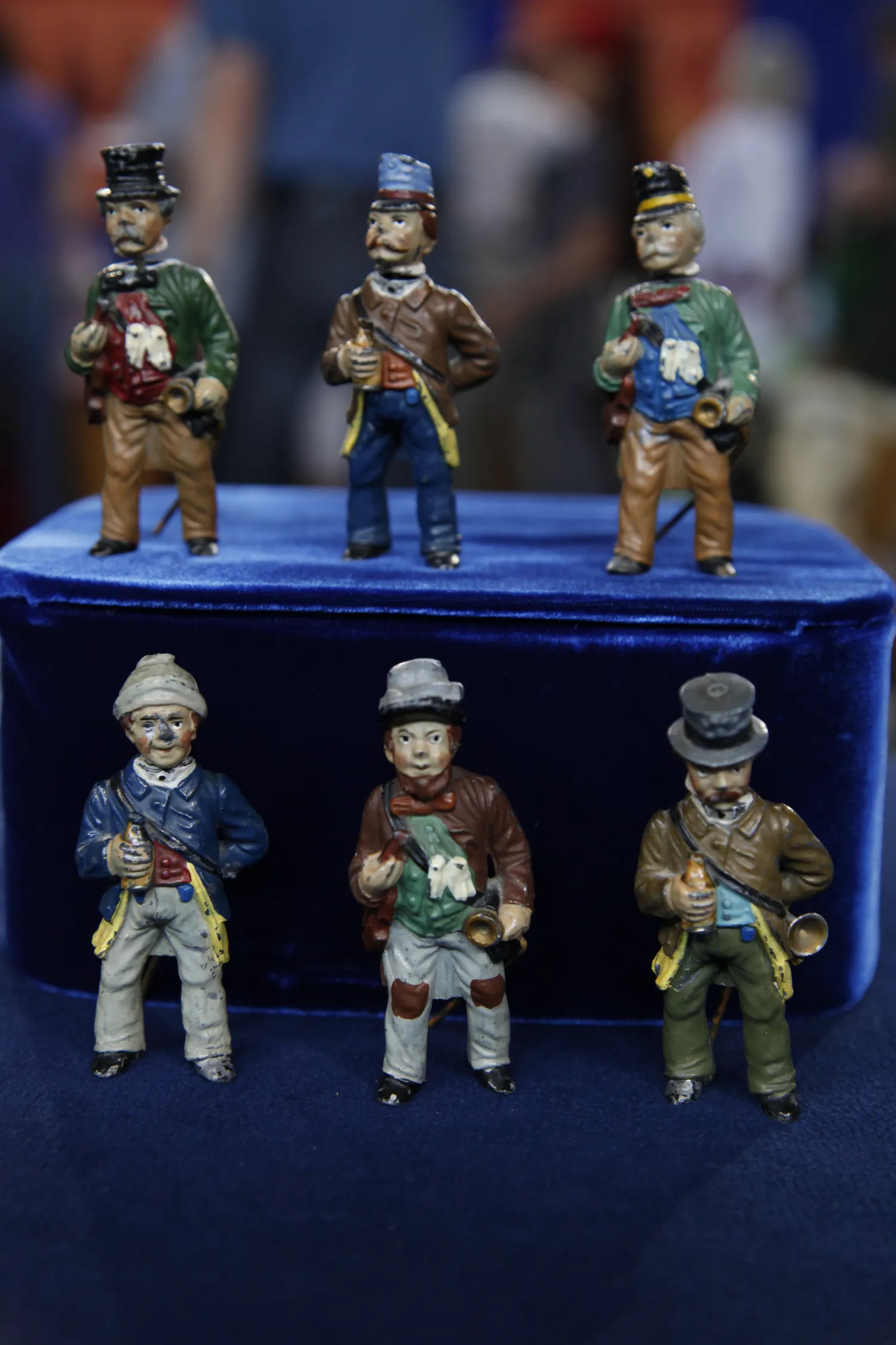 German Nodders, ca. 1910 | Antiques Roadshow | PBS
