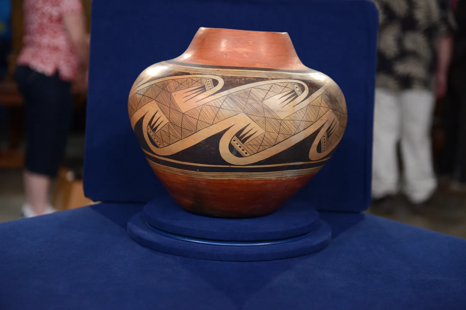 Hopi Pot attributed to Nampeyo, ca. 1900 | Antiques Roadshow | PBS