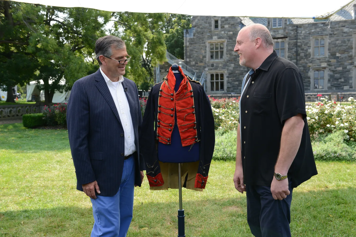 Identified New York Militia Coatee, ca. 1812 | Antiques Roadshow | PBS