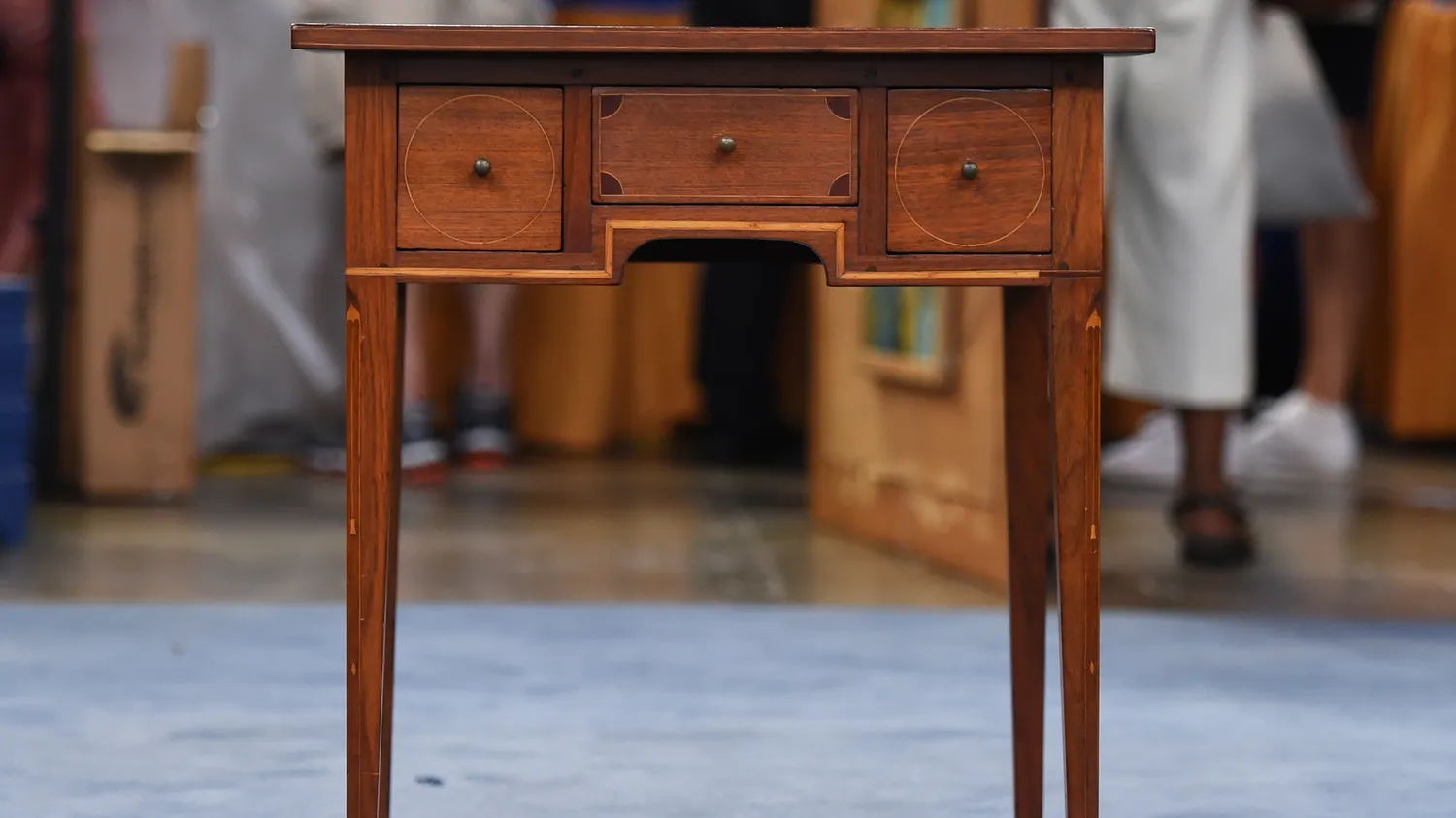 Kentucky Dressing Table, ca. 1810 | Antiques Roadshow | PBS