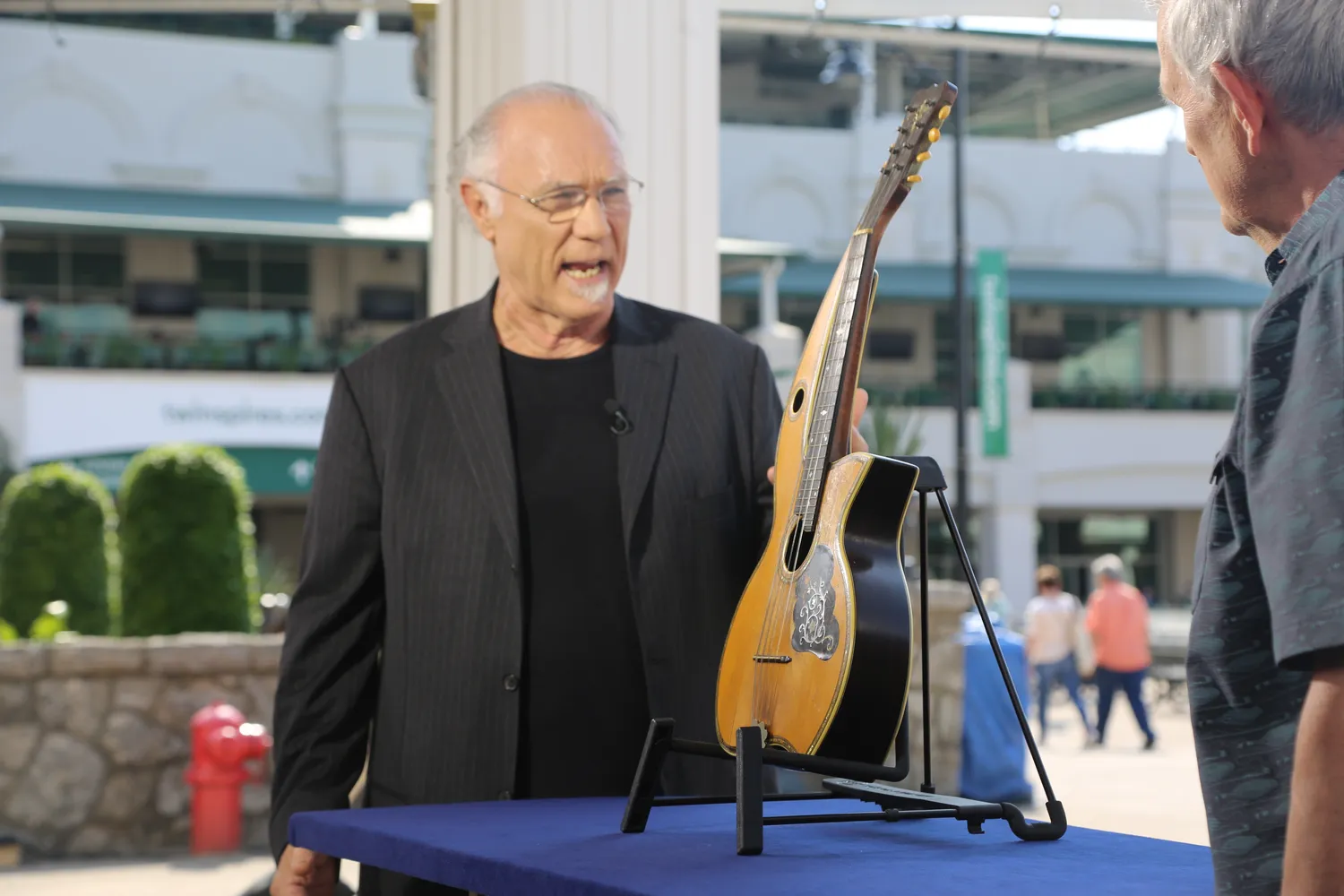 Larson Bros. Symphonic Harp Mandolin, ca. 1910 | Antiques Roadshow | PBS