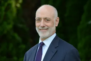 Black Opal Ring in Diamond Ballerina Setting, ca. 1970 | Antiques Roadshow | PBS