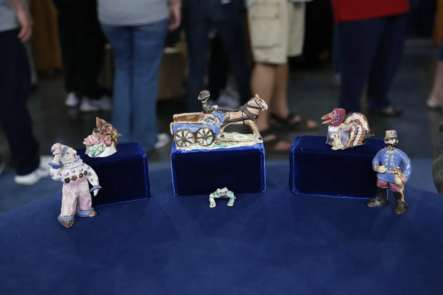 Overbeck Pottery Figurines, ca. 1940 | Antiques Roadshow | PBS