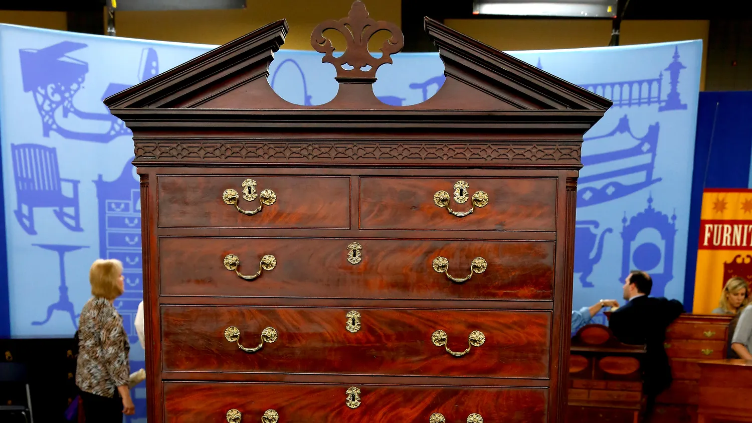 Philadelphia Chest on Chest, ca. 1775 | Antiques Roadshow | PBS