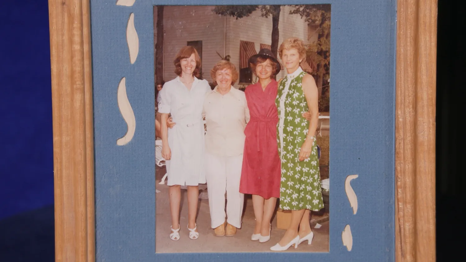 Secretariat's Cool Down Blanket, ca. 1973 | Antiques Roadshow | PBS