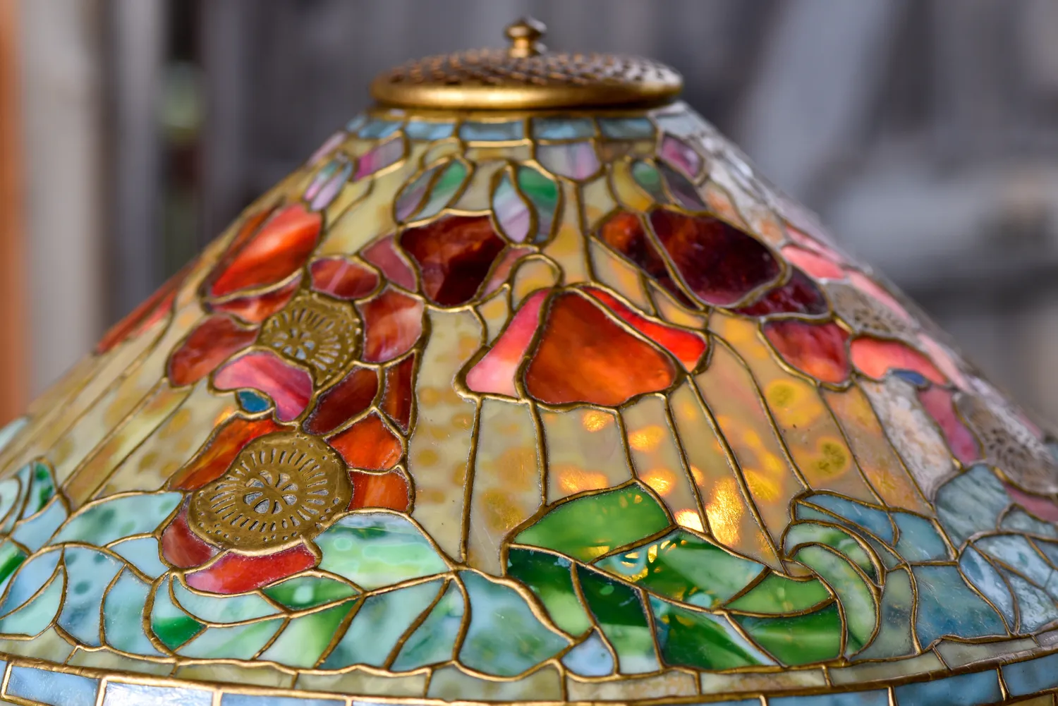 Tiffany Studios Poppy Table Lamp, ca. 1910 | Antiques Roadshow | PBS