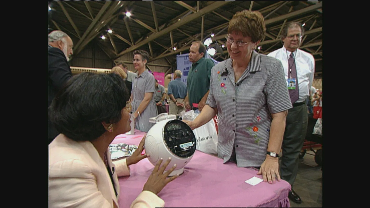 Weltron 2001 Radio & 8-track Player, ca. 1970 | Antiques Roadshow | PBS
