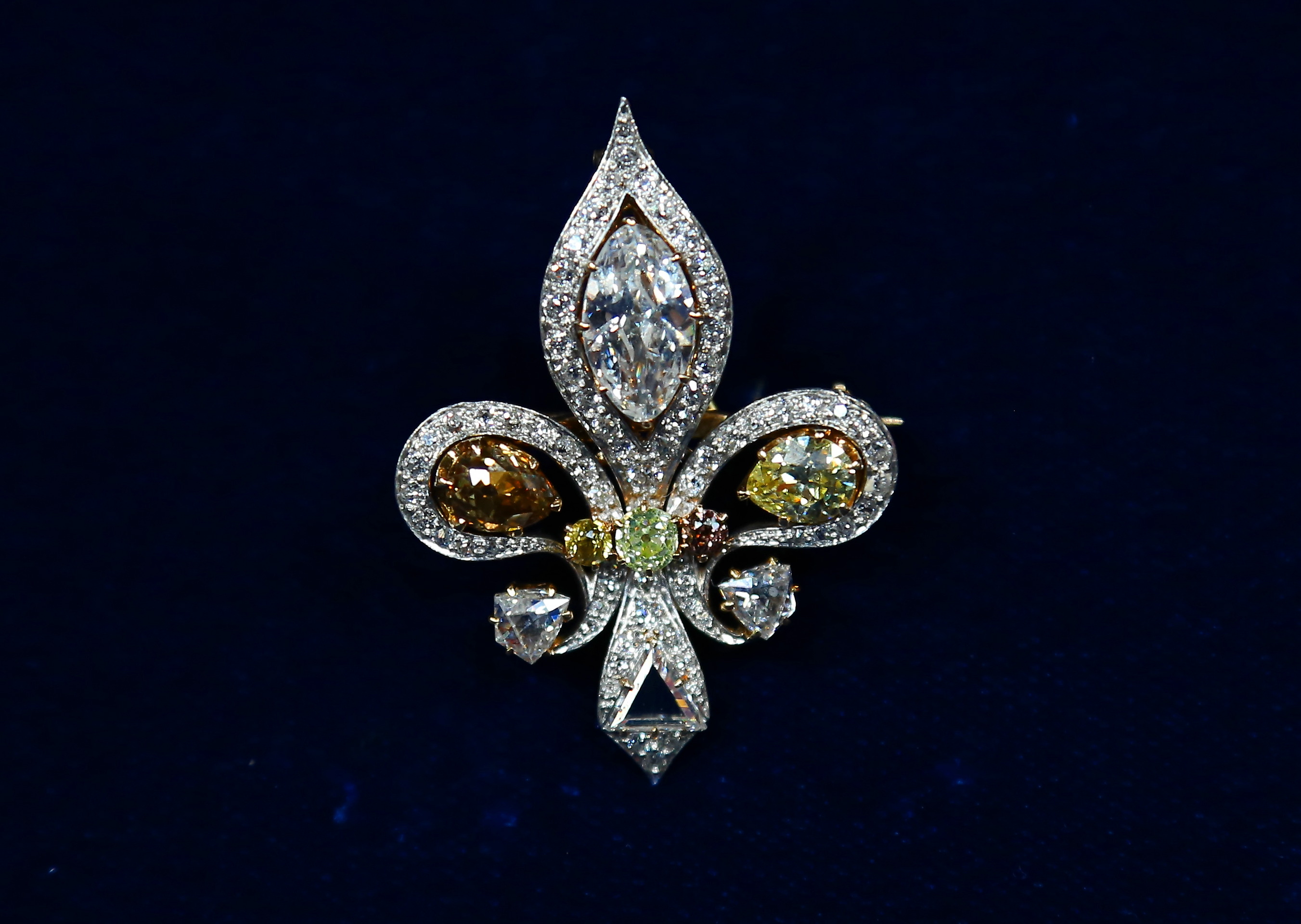 1900 Diamond Brooch with Drawing | Antiques Roadshow | PBS