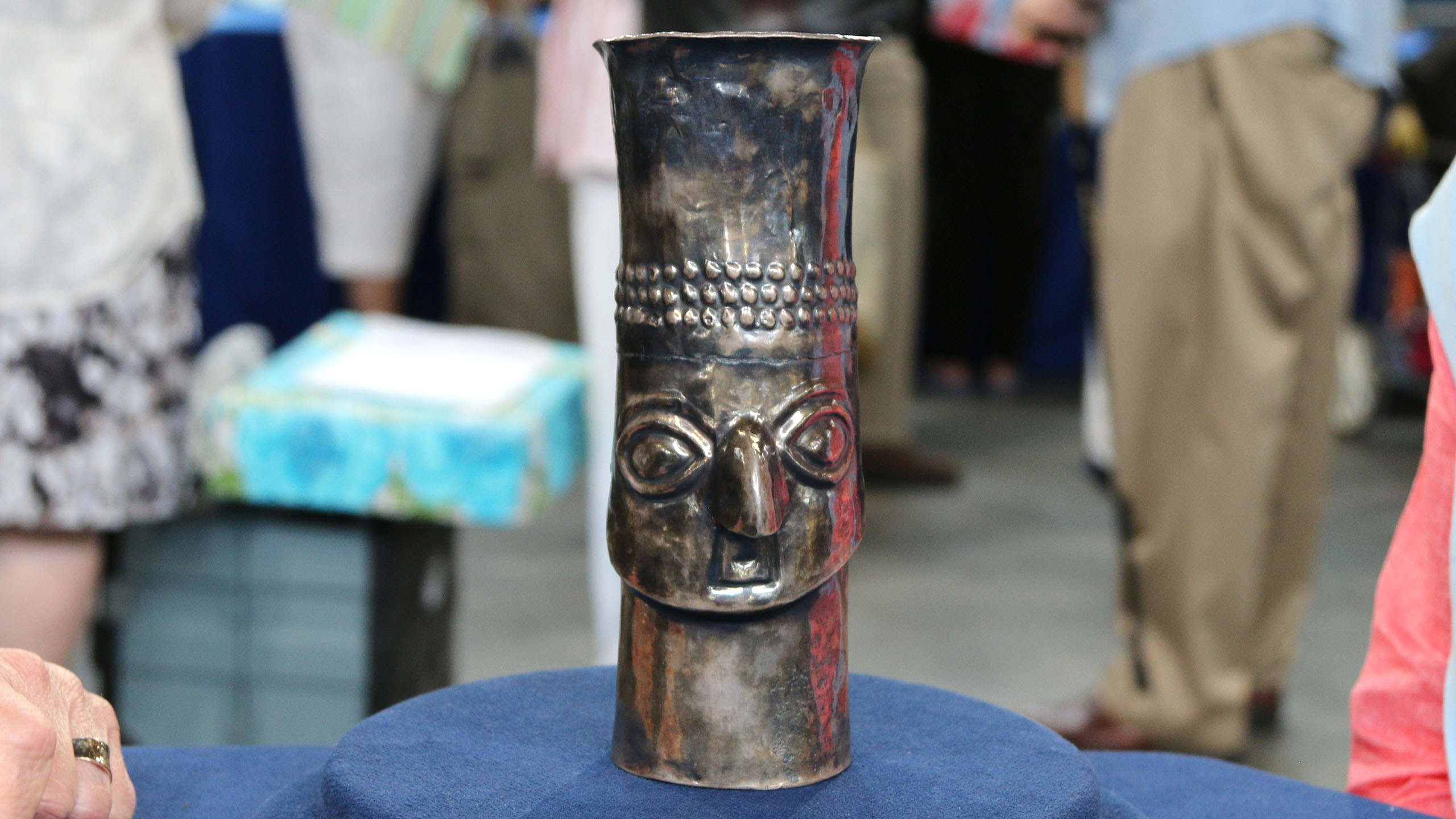 Chimú Kero Cup, A.D. 1100-1470 | Antiques Roadshow | PBS