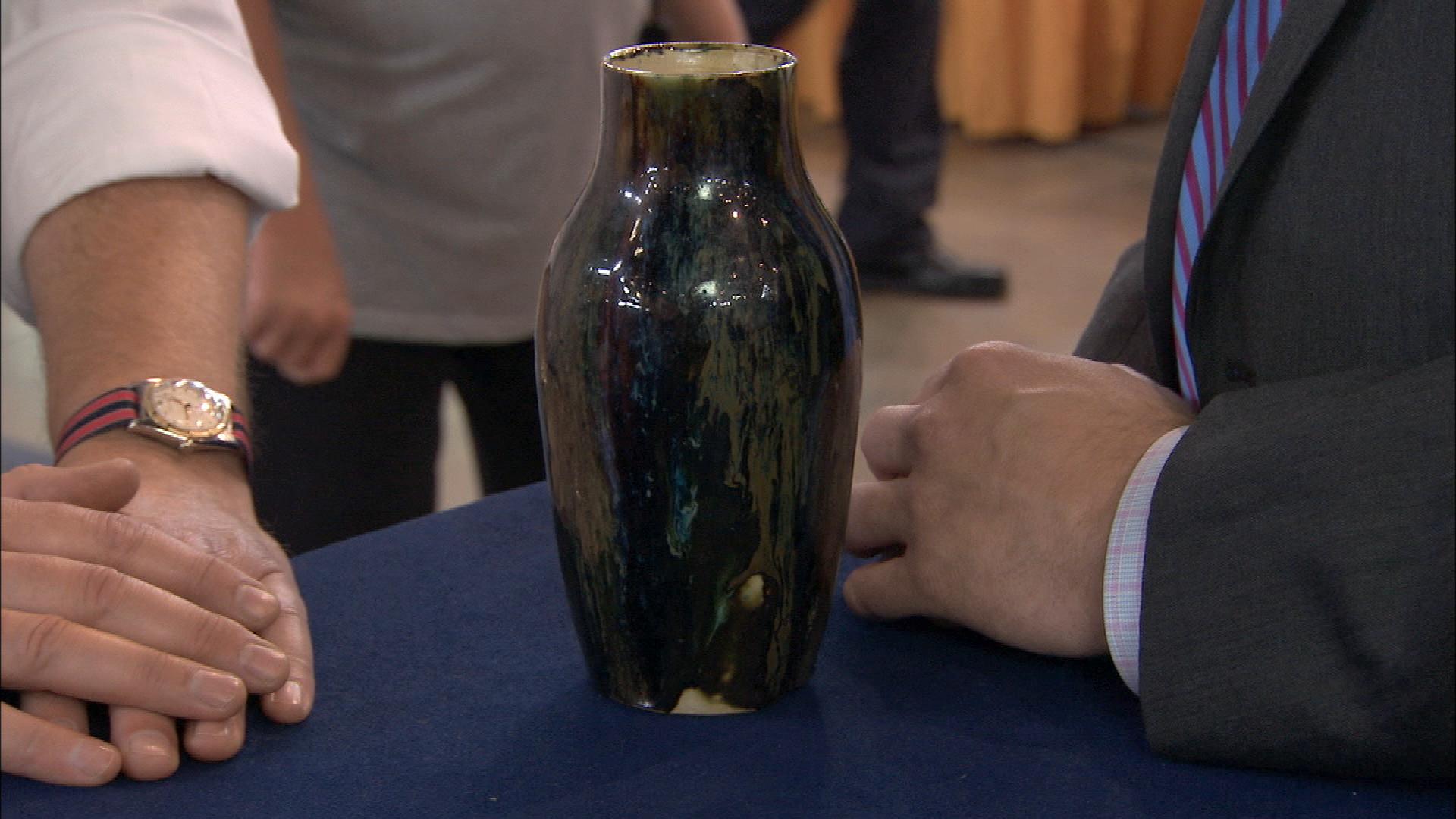 Dedham Pottery Vase, ca. 1900 | Antiques Roadshow | PBS
