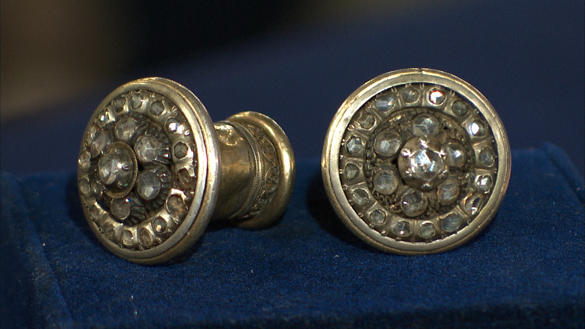 Javanese Jeweled Ear Gauges, ca. 1890 | Antiques Roadshow | PBS