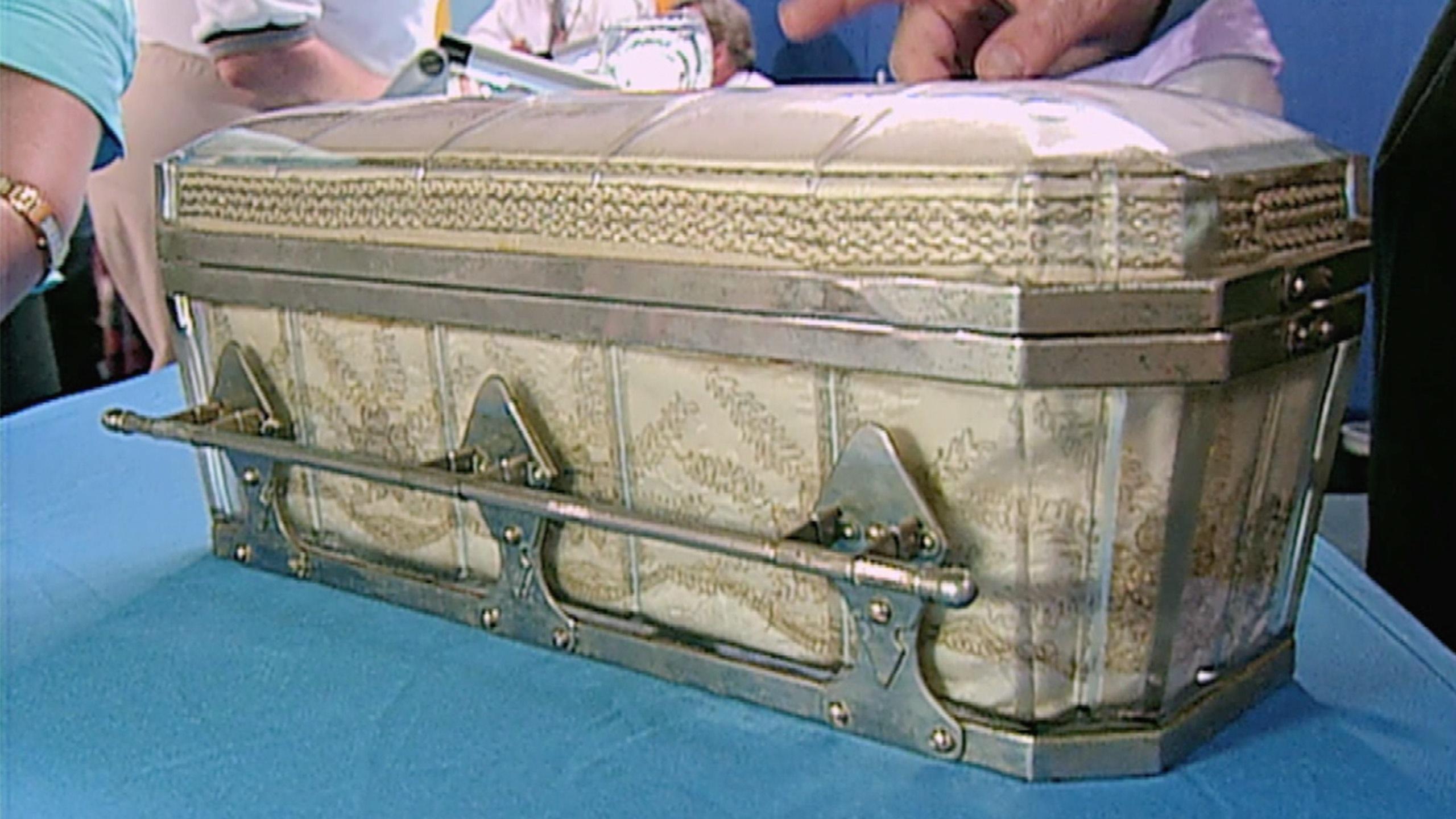 Miniature Glass Casket Sample, ca. 1925 | Antiques Roadshow | PBS