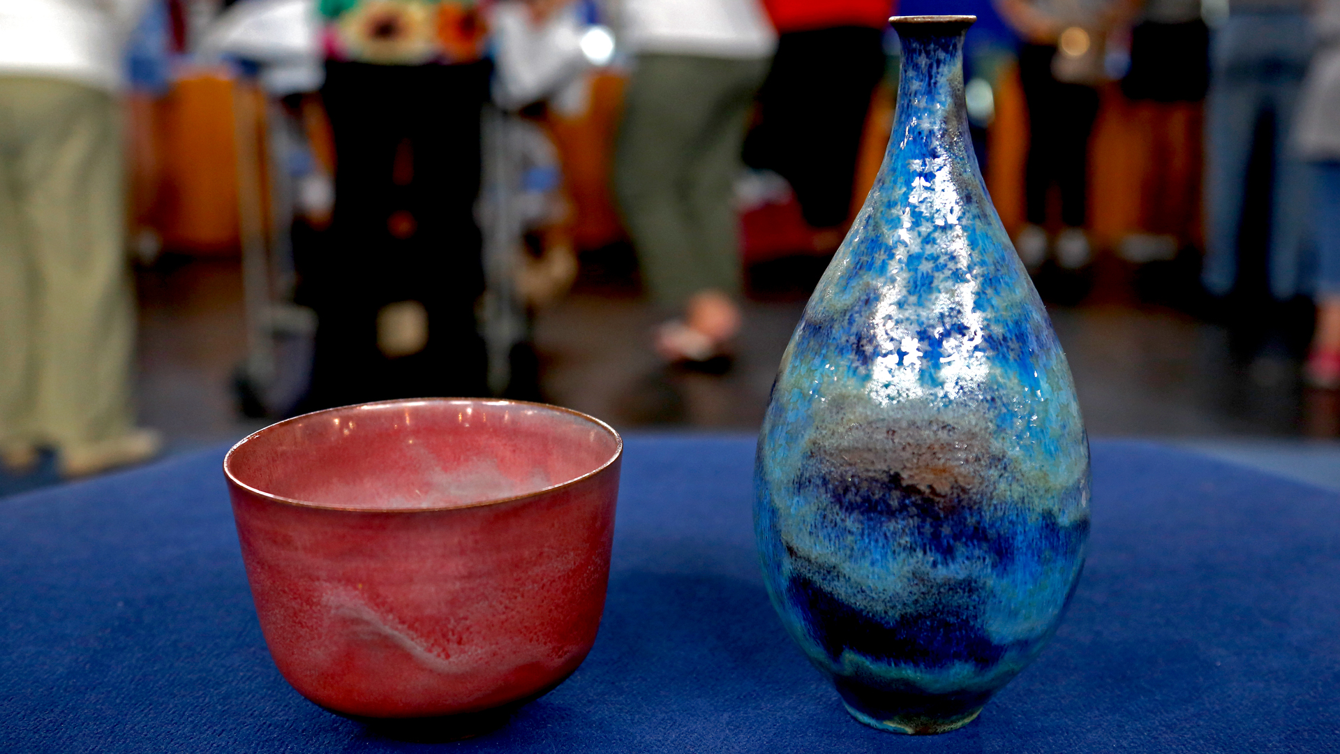 Natzler Bowl & Vase, ca. 1960 | Antiques Roadshow | PBS