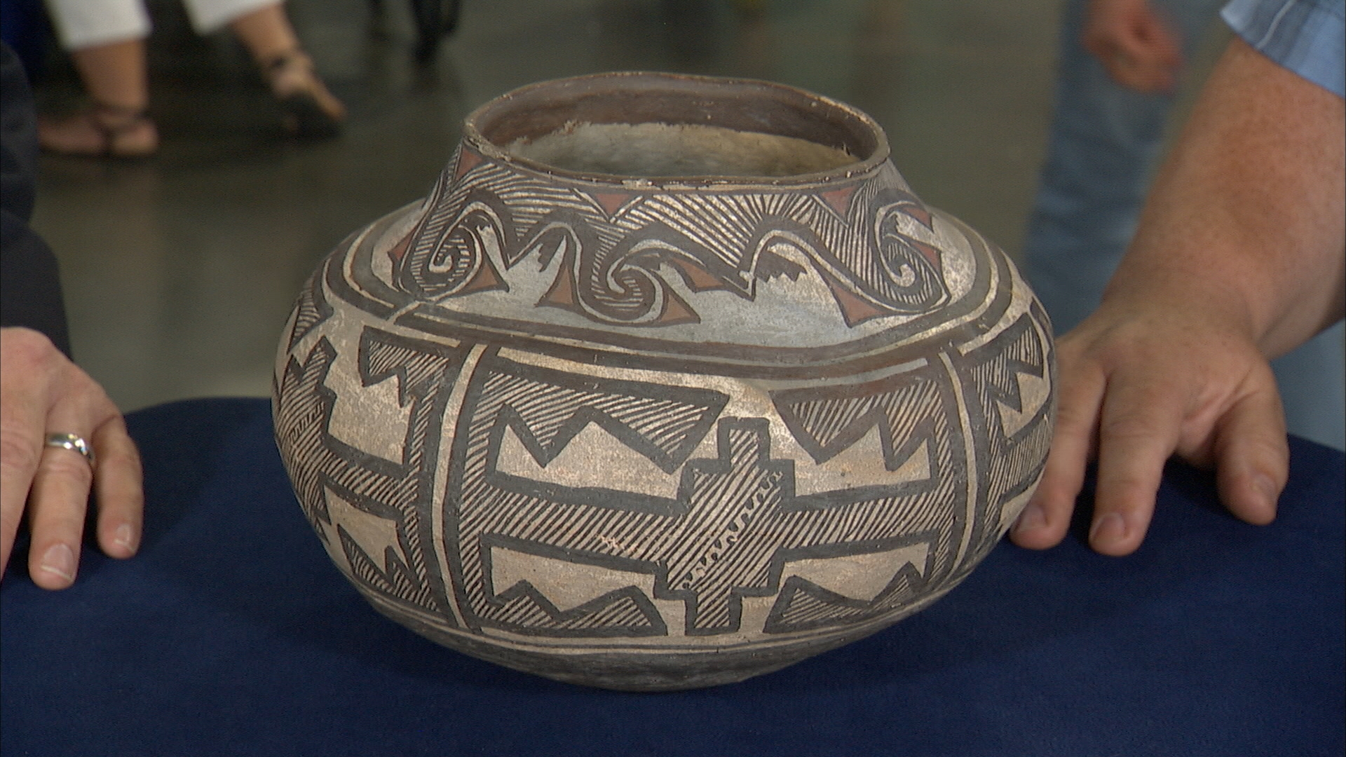 Zuni Water Jar, ca. 1880 | Antiques Roadshow | PBS