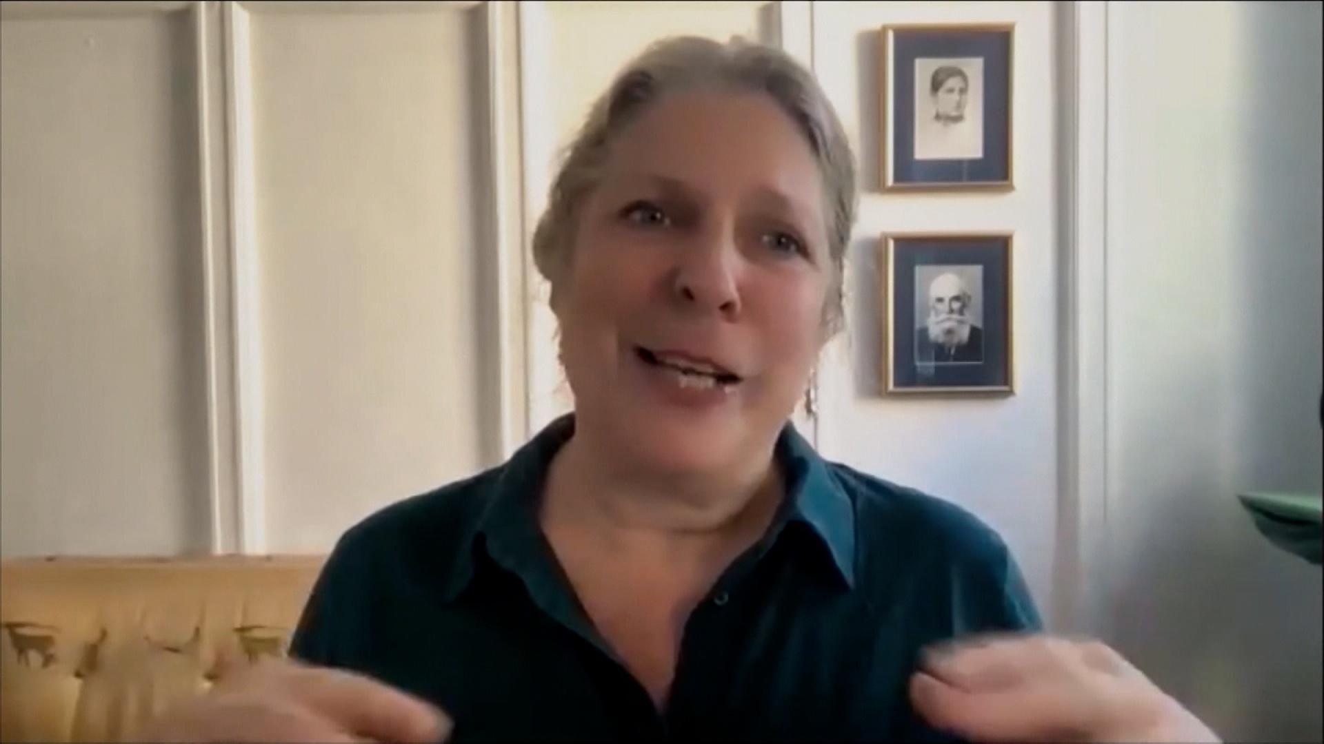 Portraits of Brave Women Who Stood Alone in Crowds of Men | Video ...