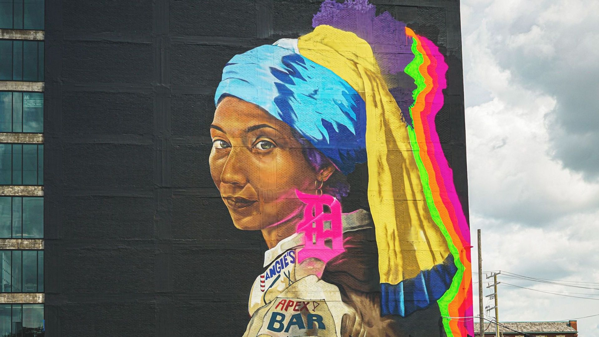 This Detroit muralist paints "loud and large" love letters to her city ...