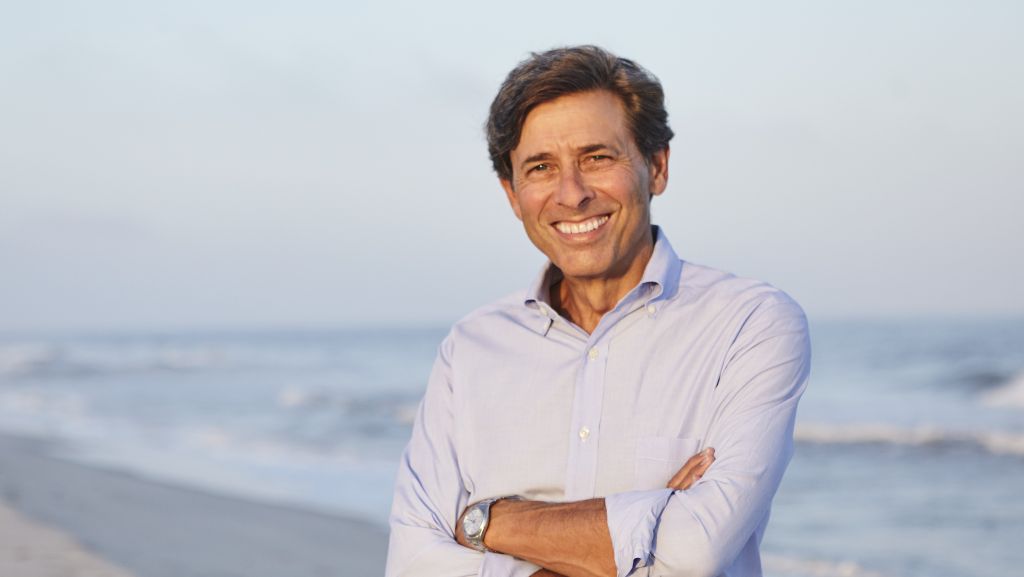 About Roger Weisberg