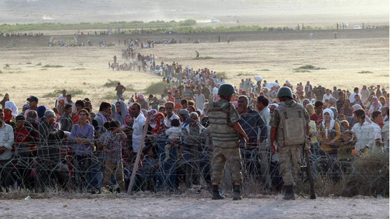 Syrian Refugees Flee to Turkey from ISIS Attacks | October 3, 2014 ...