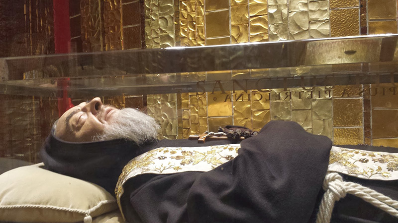 Relics of Saint Padre Pio on View in Rome | February 5, 2016 ...
